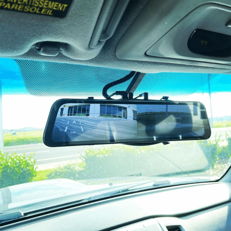 Things Everyone Should Have in Their Car